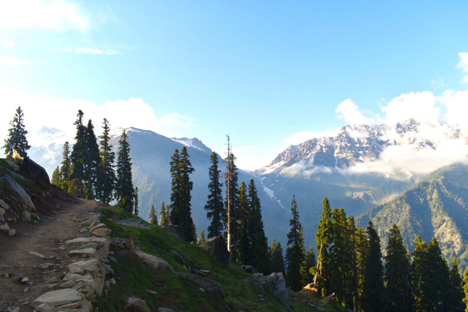 Gangabal Lake Trek: Kashmir's Most Beautiful Short Adventure!